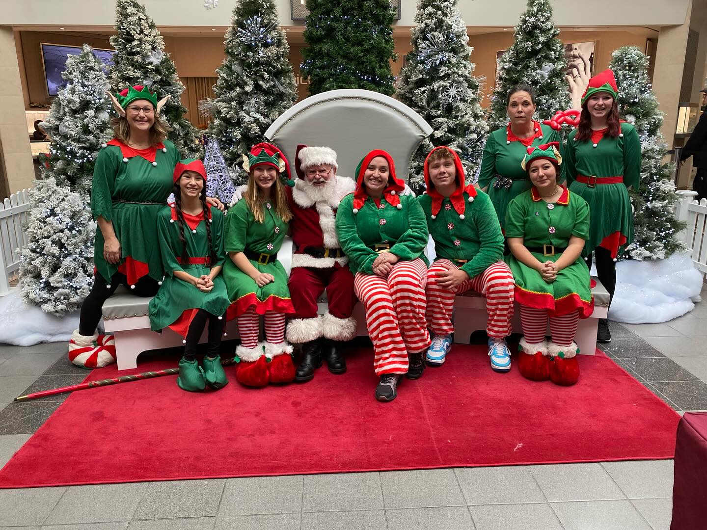 Photos with Santa at Cherry Lane Shopping Centre - Visit Penticton